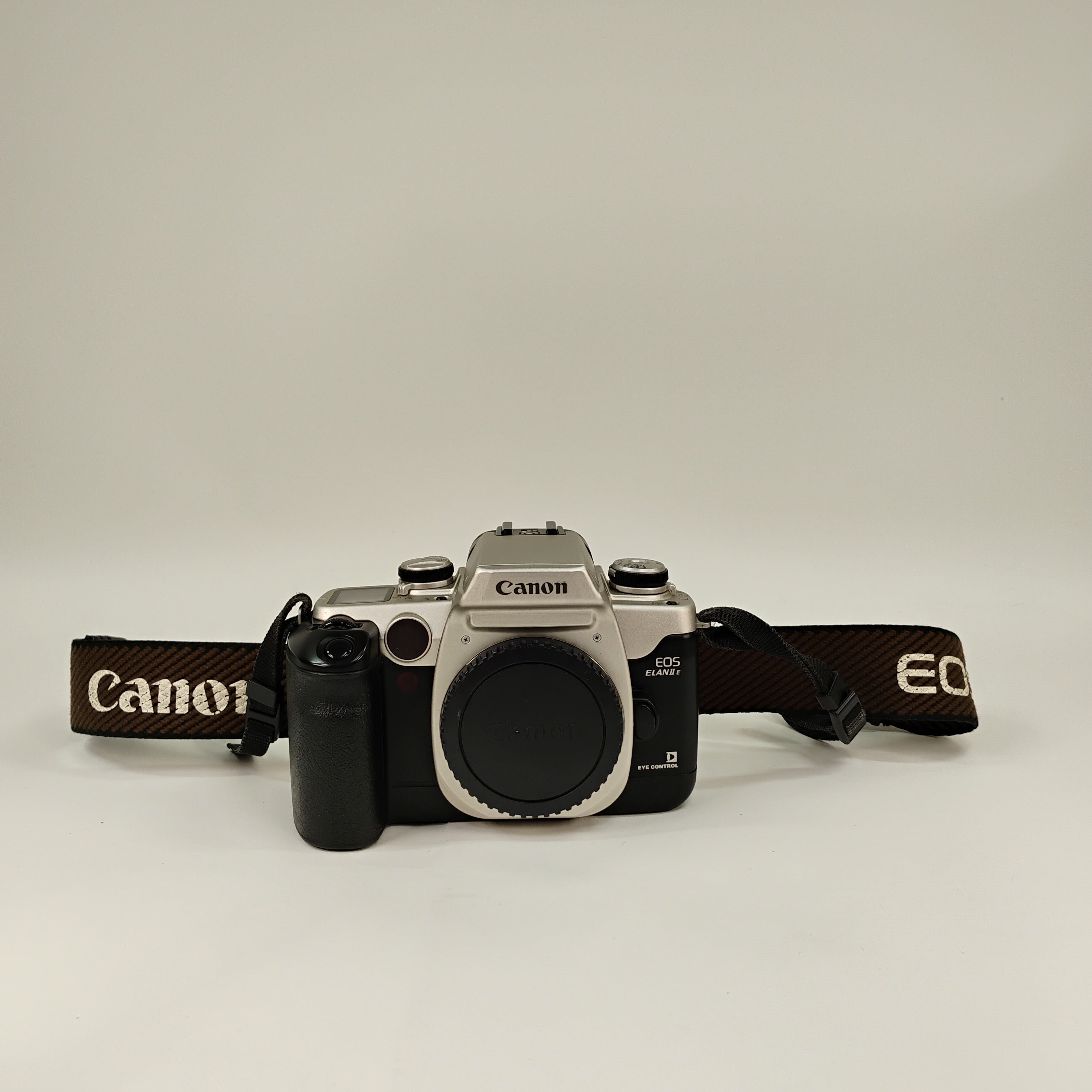 Canon EOS Elan II E 35MM Film Camera Body – PayMore Algonquin